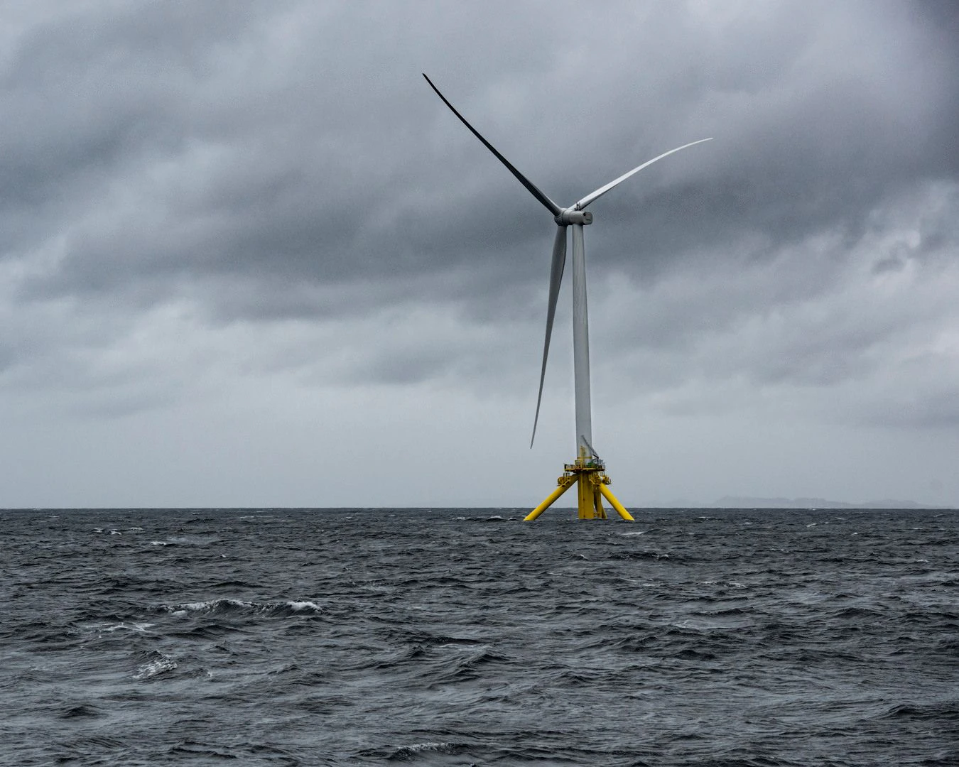 70 million kWh later, a floating wind icon heads for shore – Norwegian ...